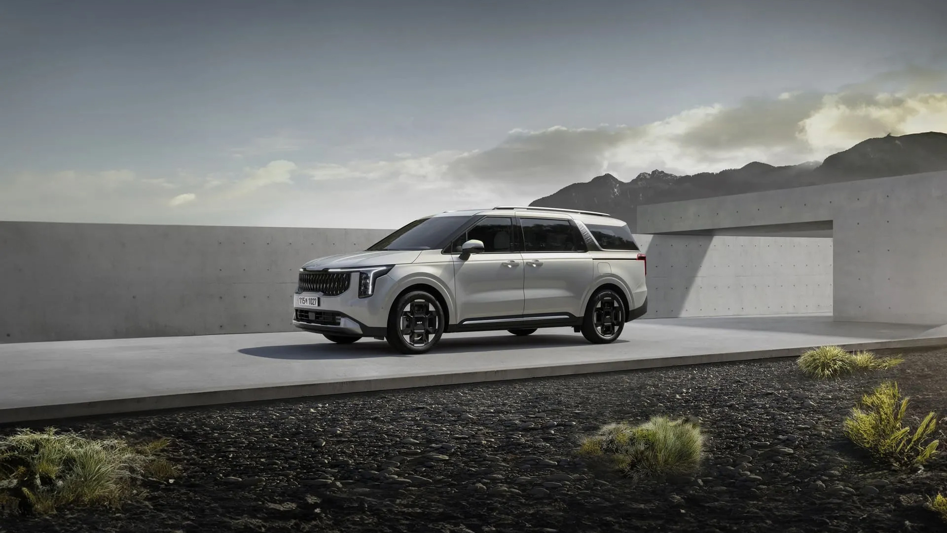 The Kia Carnival | MPV | Kia National Arab Motors